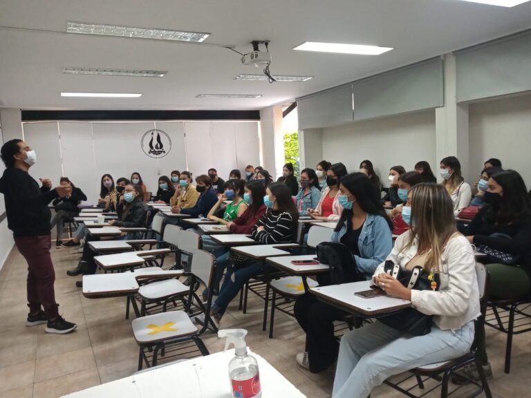 Instituto Decroly – Instituto Decroly. Educación Superior y Secundaria